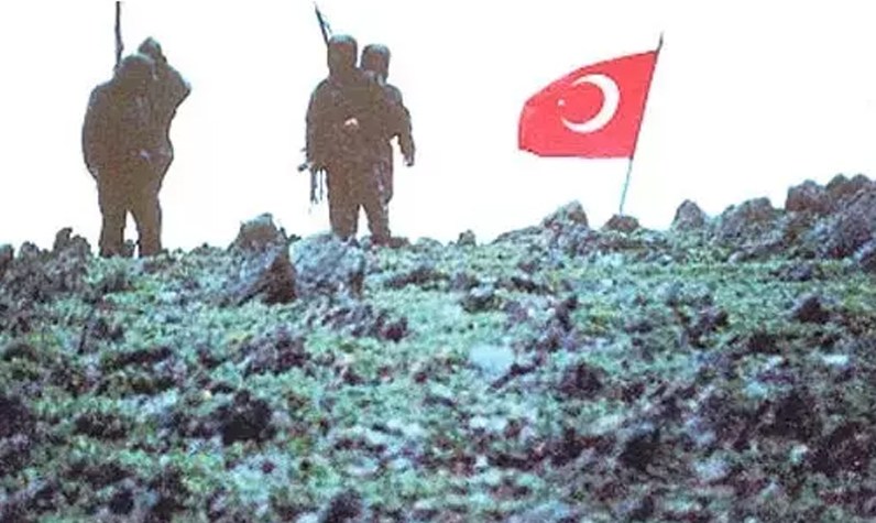 2. Kardak krizi: Yunan medyasında Türkiye korkusu: 1996'da savaşın ...