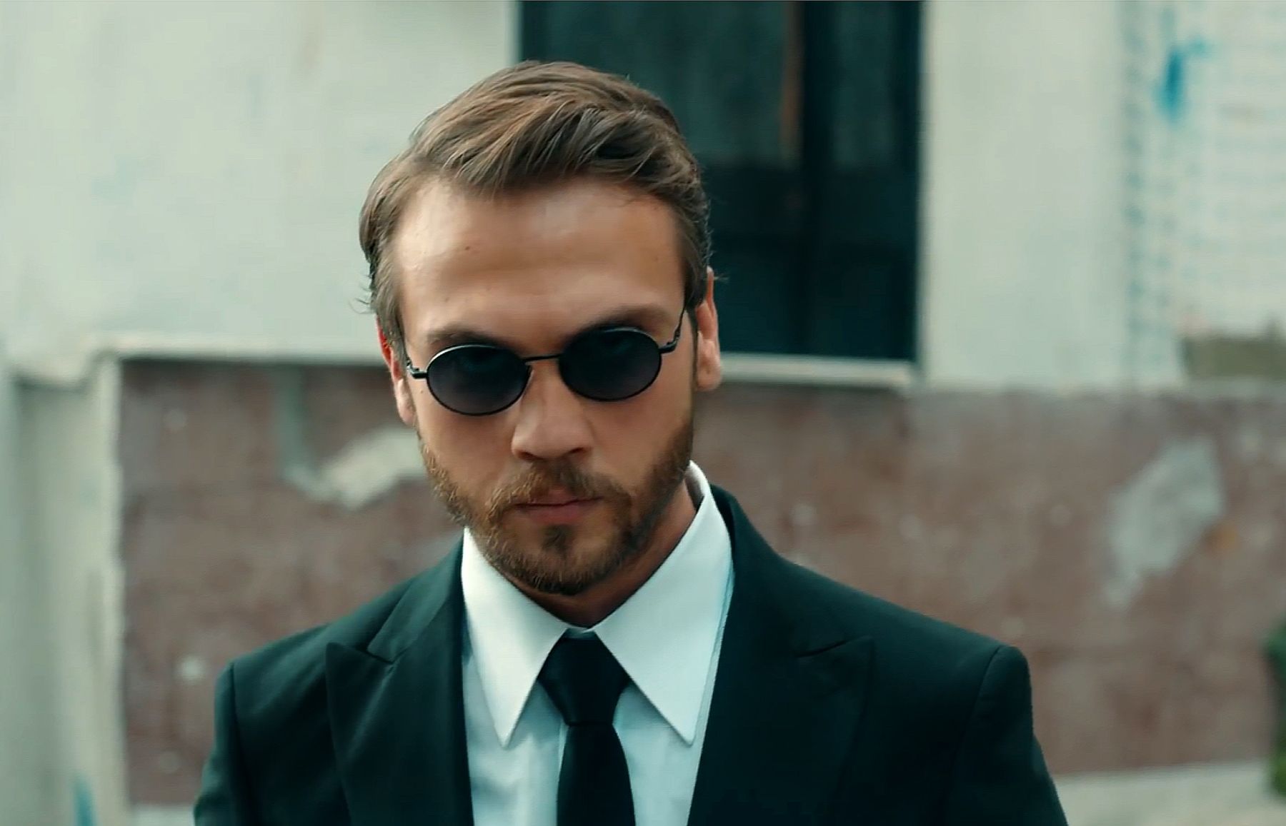 Eski aşkını unuttu yeni aşkını buldu! Aras Bulut İynemli'nin yeni ...