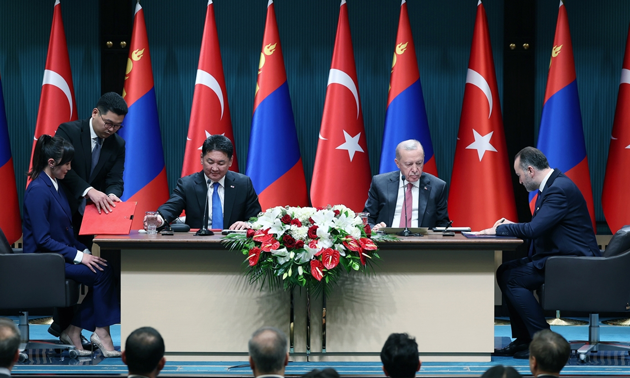 Son dakika... Moğolistan Cumhurbaşkanı Ukhnaa Ankara'da! Cumhurbaşkanı ...