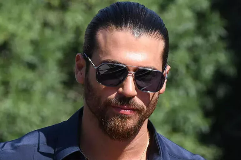 Can Yaman 79. Venedik Film Feslivali'nde ödül aldı: En İyi Uluslararası ...