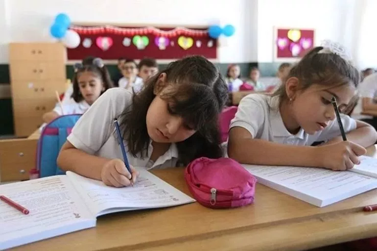 Bugün okullar tatil mi? 20 Kasım hangi illerde okullar tatil oldu ... Bugün okullar tatil mi? 20 Kasım hangi illerde okullar tatil oldu ...