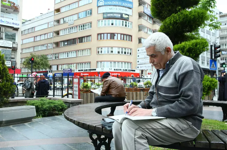 Müjdeli haber sonunda geldi! Emeklilere bayrak ettirecek zam! En düşük ... Müjdeli haber sonunda geldi! Emeklilere bayrak ettirecek zam! En düşük ...