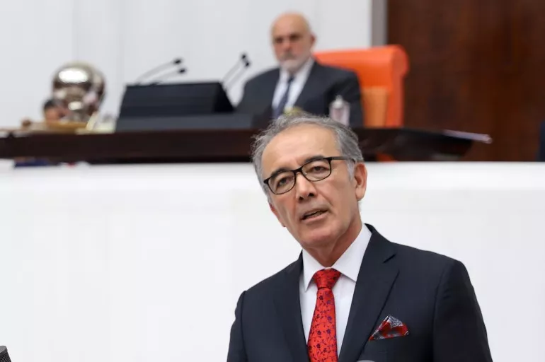 İYİ Parti'de istifa depremi! Kurucu üye Ahat Andican: 'Uyumlu çalışma ...