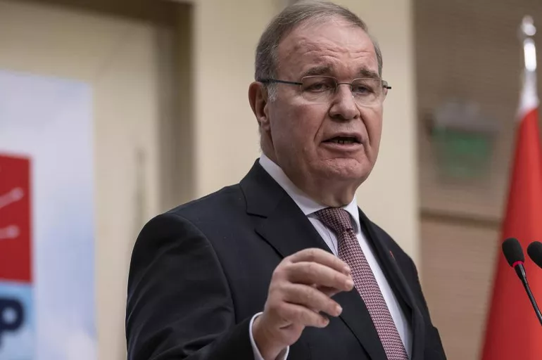 CHP'de ipler gerildi! Engin Özkoç ve Faik Öztrak birbirine girdi! - TRHaber