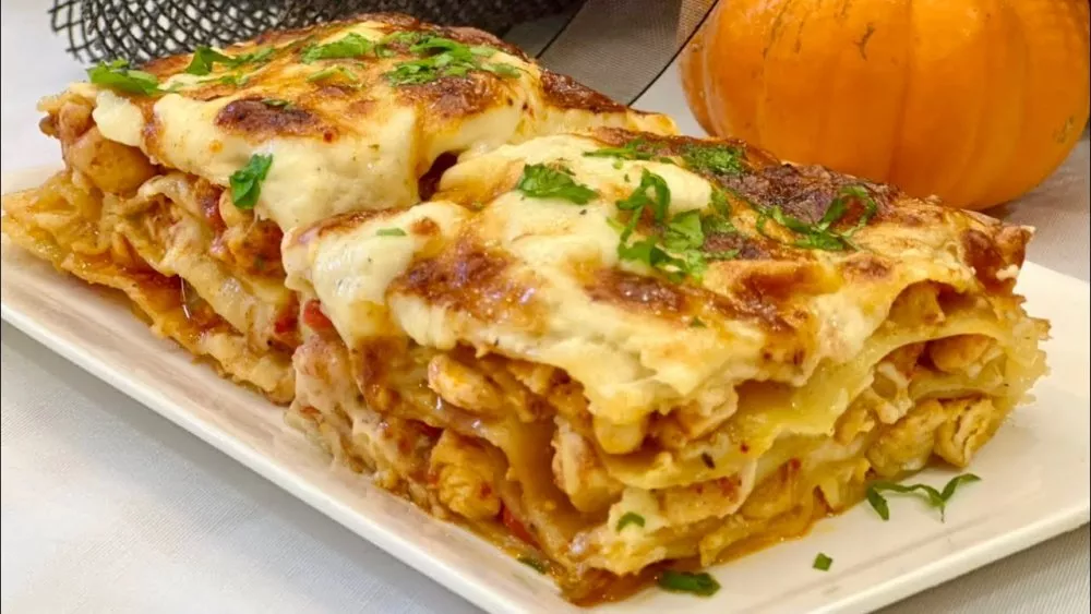 Tavuklu lazanya tarifi nedir? Tavuklu lazanya malzemeleri nelerdir ...