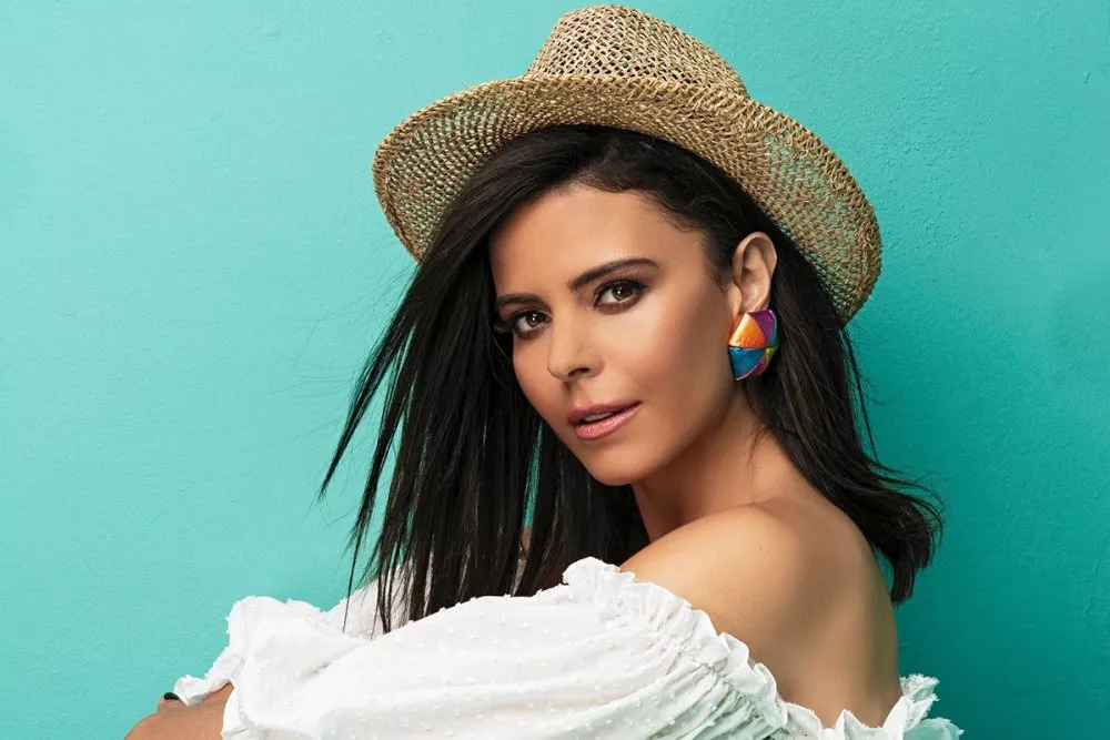 Simge Sağın imaj değiştirdi - TRHaber