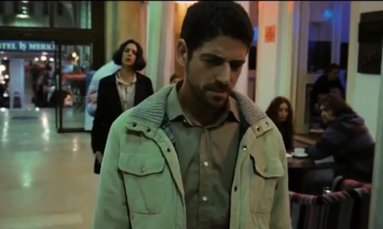 Artık gerçek bir 'Issız adam'! 13 yıllık evliliğine son noktayı koydu ...