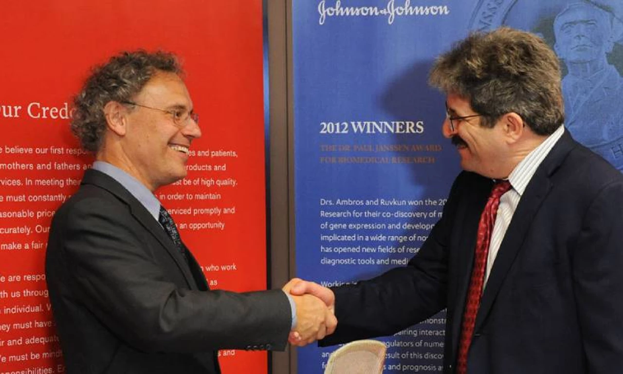 Victor Ambros ve Gary Ruvkun kimdir? Nobel Ödülü'nü hangi buluş ...