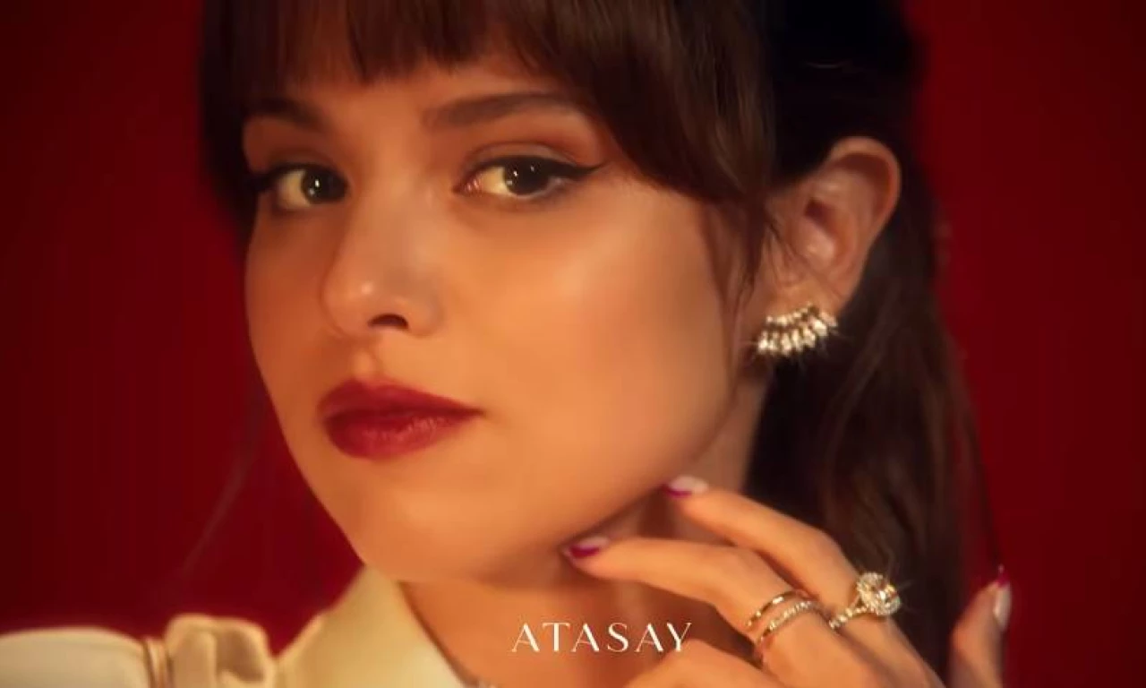 Atasay reklamında oynayan kadın kim? 2024-2025 Atasay'ın reklamındaki ...