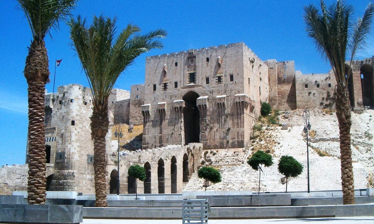 Son dakika... Halep Kalesi de muhaliflerin eline geçti - TRHaber