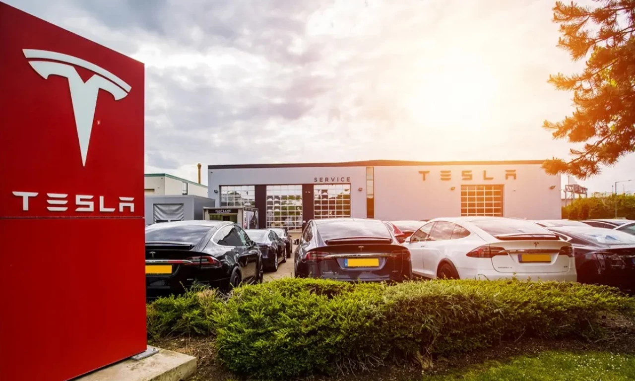 TOGG'un rakibi yarışa doymuyor! Tesla yeni bir mağaza açıyor: Yeri ve ...