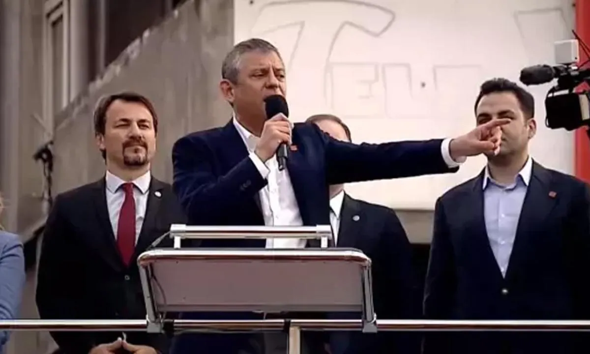 DEM'li isim Cumhurbaşkanı Erdoğan, Bahçeli ve Kurtulmuş'u alkışlattı ...